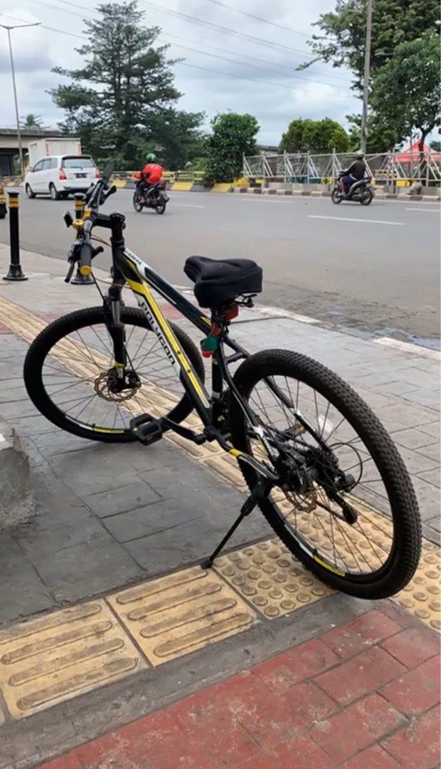 Sepeda Gunung Polygon Monarch 5 2017, Olah Raga, Sepeda di Carousell