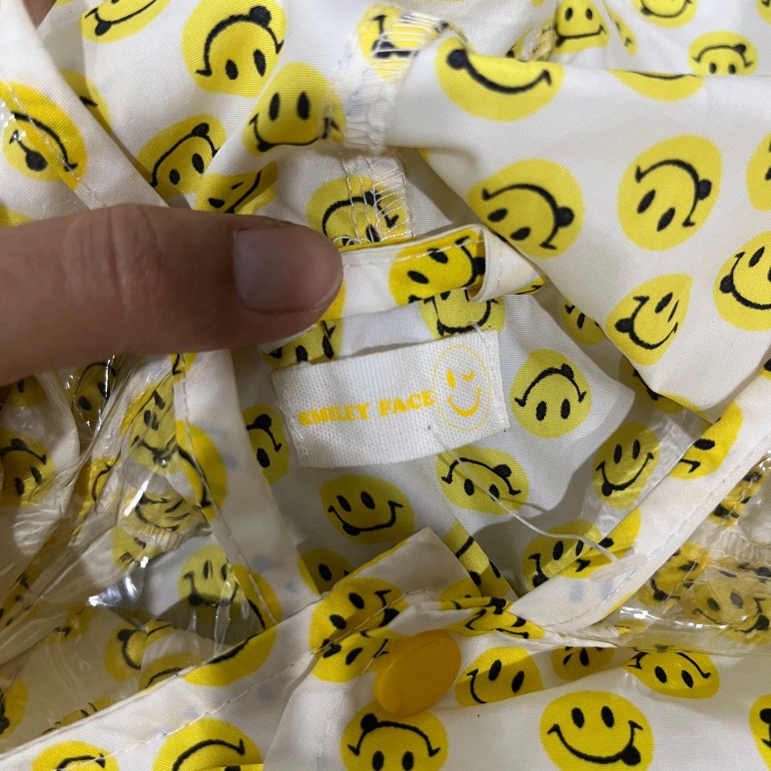 SMILEY FACE KIDS PONCHO RAIN COAT, Babies & Kids, Babies & Kids Fashion on Carousell
