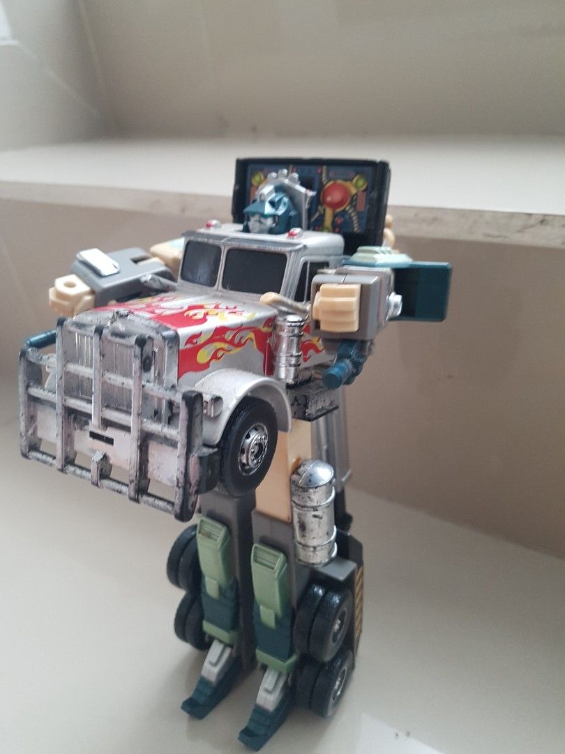 Truck transformer, Toys & Collectibles, Mainan di Carousell