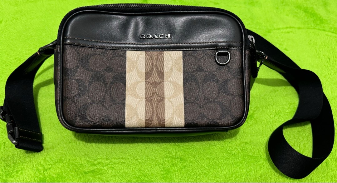 Coach Graham Crossbody Bag, Men's Fashion, Bags, Sling Bags on Carousell