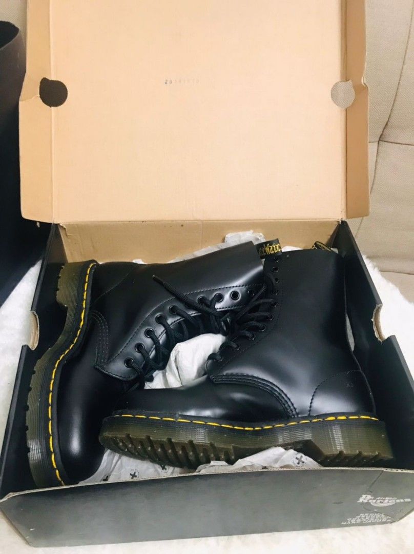 Doc Mart X Marc Jacobs 2018, Women's Fashion, Footwear, Boots on Carousell