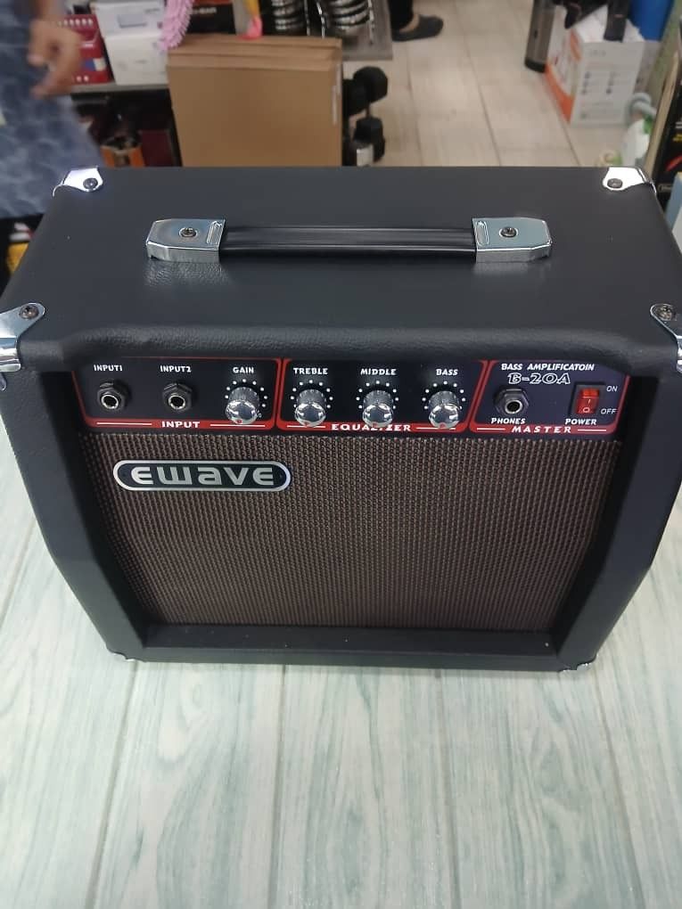 EWave B20A Bass Guitar Amp, Hobbies & Toys, Music & Media, Music ...