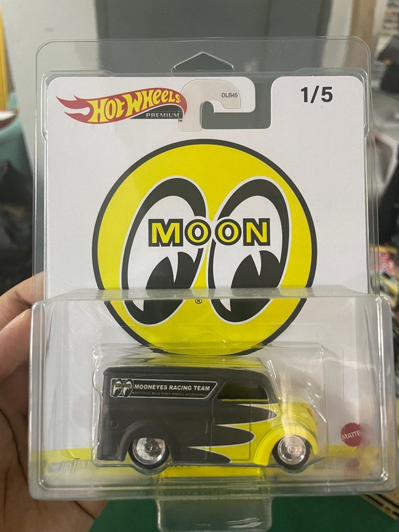 Hot wheels Mooneyes Dairy Delivery, Hobbies & Toys, Toys & Games on Carousell