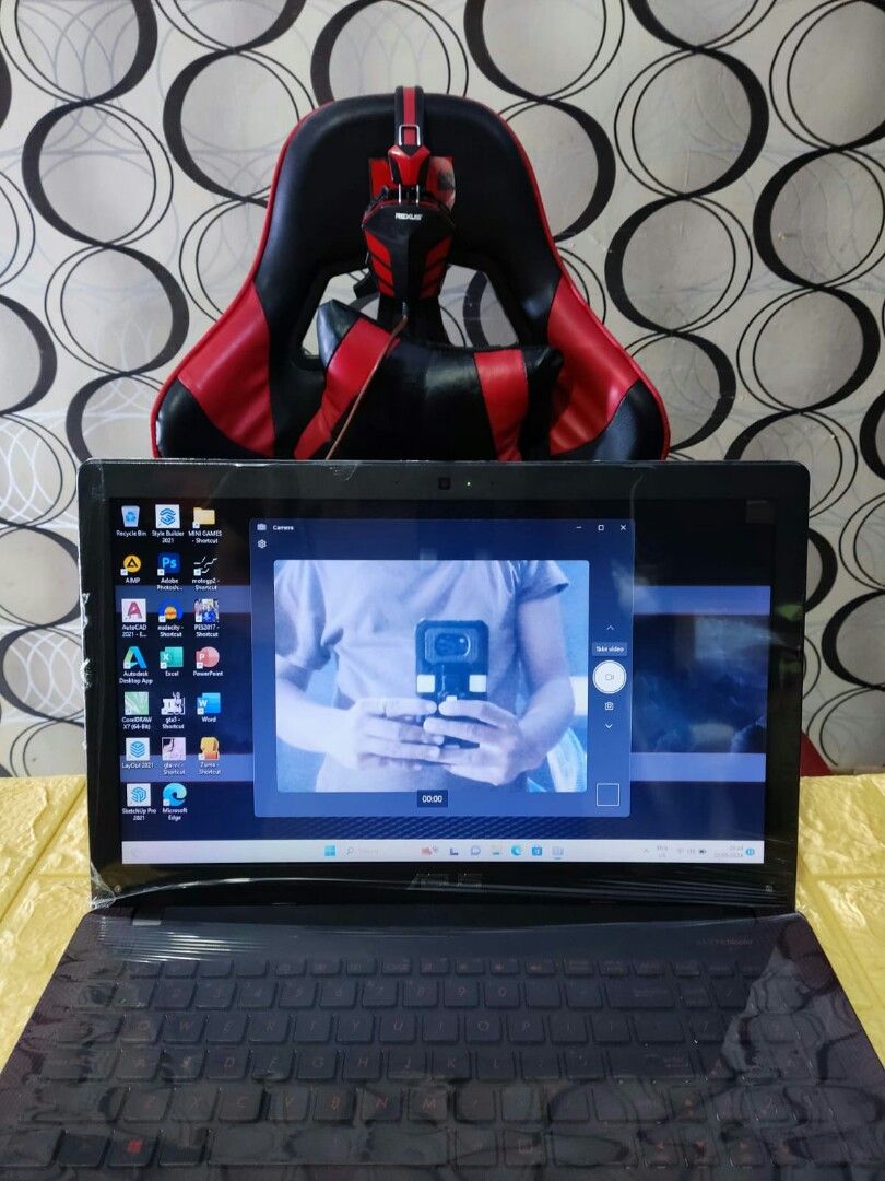 Laptop RENDER GAMING DESIGN Good Condition ASUS X550IU-AFX atau biasa ...