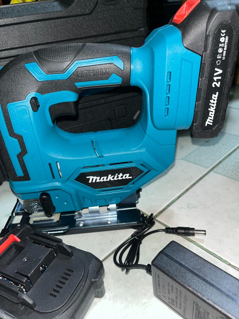 Makita 21 volts Cordless Wood Cutting Jigsaw Machine, Commercial & Industrial, Construction ...