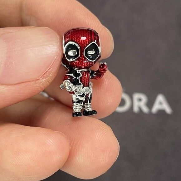 Marvel Deadpool Charm 793360C01, Women's Fashion, Jewelry & Organisers ...