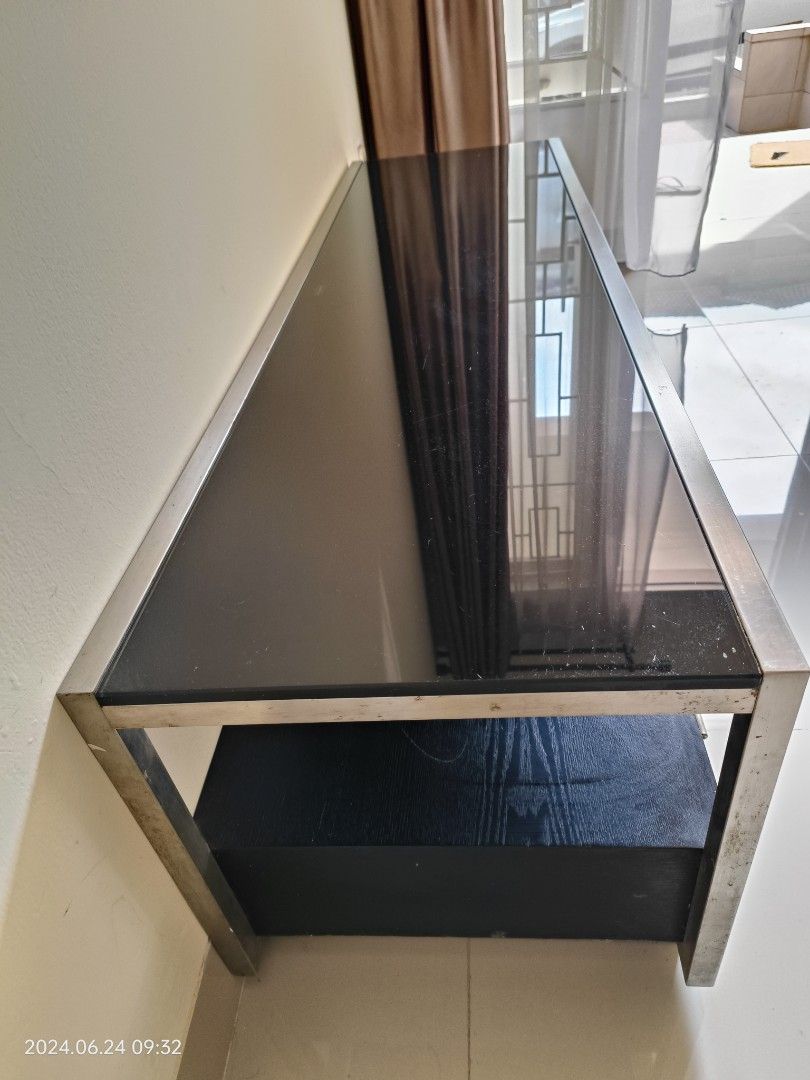 Meja TV kaca 12mm besi stainless, Perabotan Rumah di Carousell