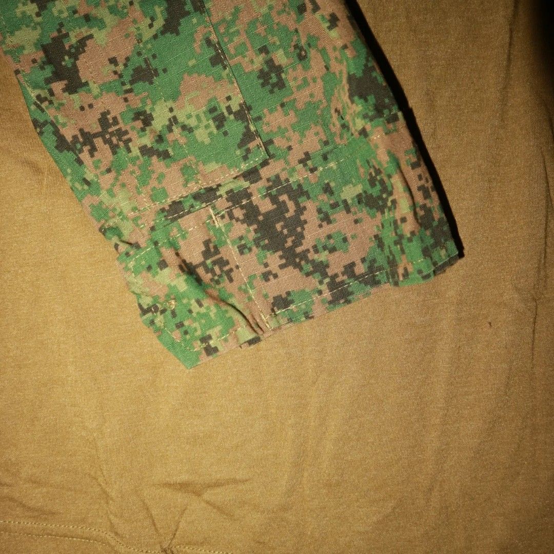 SAF Hybrid Uniform, Fesyen Pria, Pakaian , Atasan di Carousell