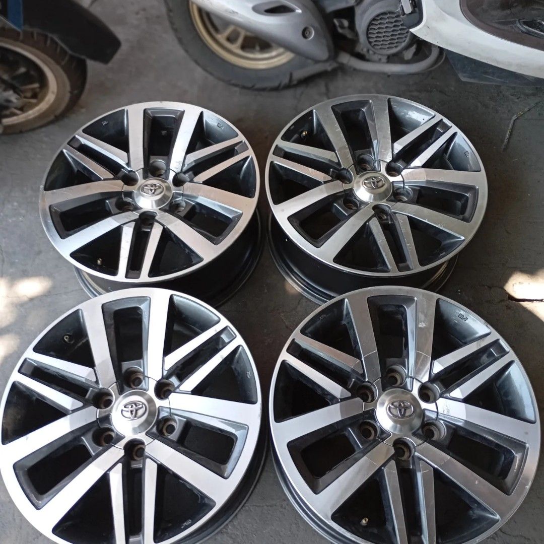 Velg Mobil oem original Toyota Fortuner vrz, Aksesoris Mobil di Carousell