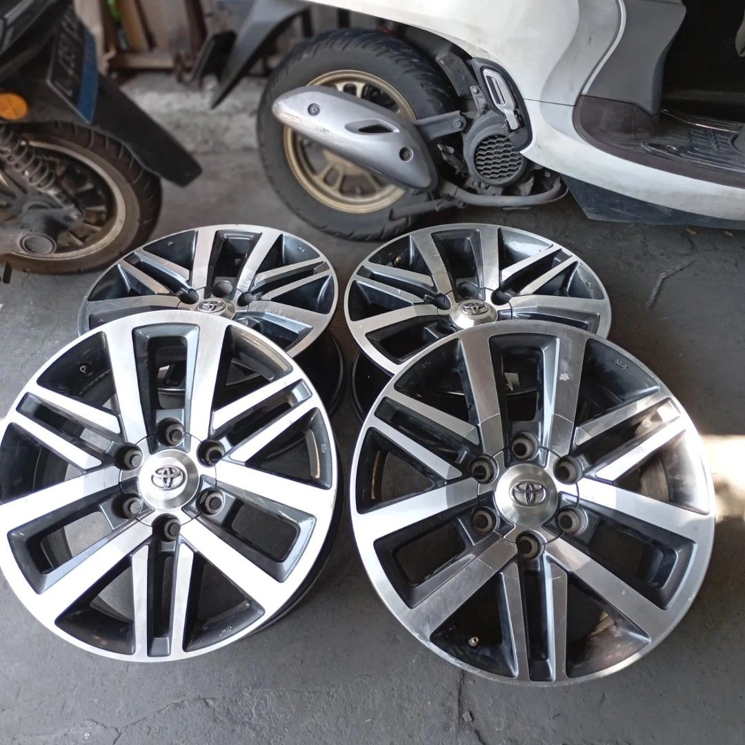 Velg Mobil oem original Toyota Fortuner vrz, Aksesoris Mobil di Carousell