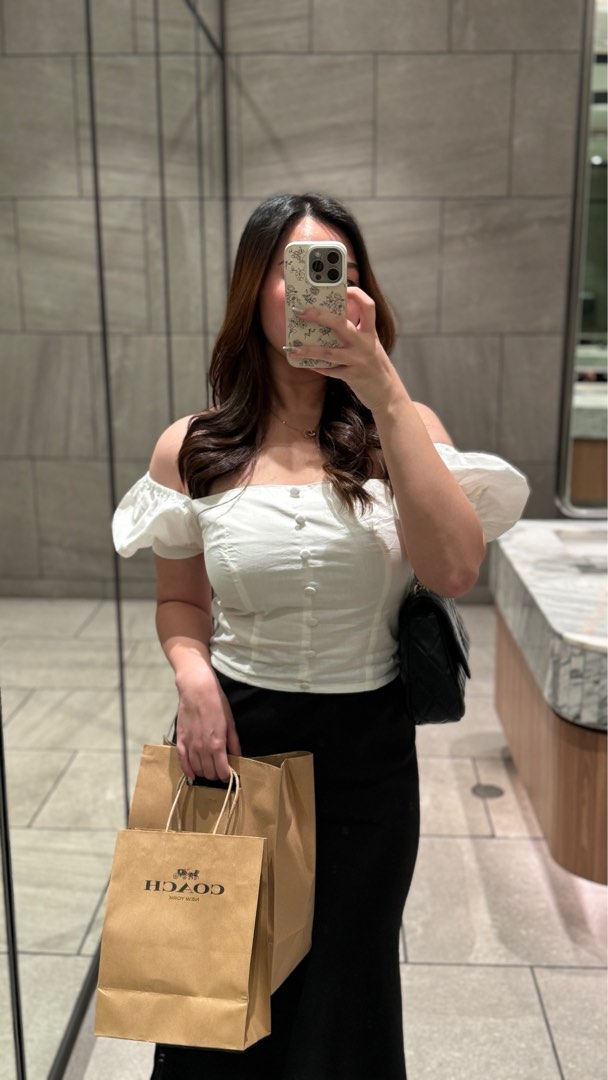 White Puffy Buttoned Korean Crop Top / Atasan Putih Korea, Fesyen Wanita, Pakaian Wanita, Atasan ...