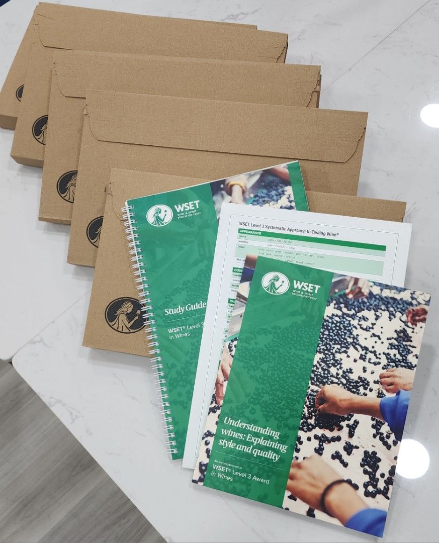 全新 WSET Level 3 Book Set Issue 2 新Version, 嘢食 & 嘢飲, 酒精飲料 - Carousell