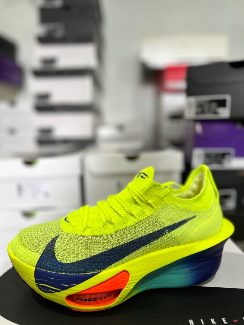 Alphafly 3 Volt, Men's Fashion, Footwear, Sneakers on Carousell