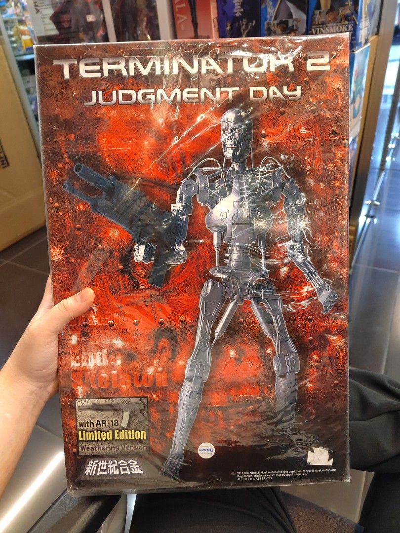 Aoshima 1/6 TERMINATOR 2 T-800 ENDOSKELETON Diecast Figure Toysrus ...