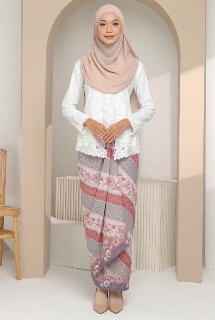 Byhisdaisy Kebaya Zalea x Lily, Women's Fashion, Muslimah Fashion, Baju ...