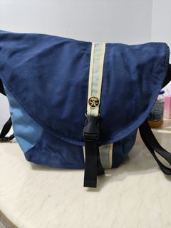 Crumpler Pretty Boy 4000 XL Red, Men's Fashion, Bags, Sling Bags on ...