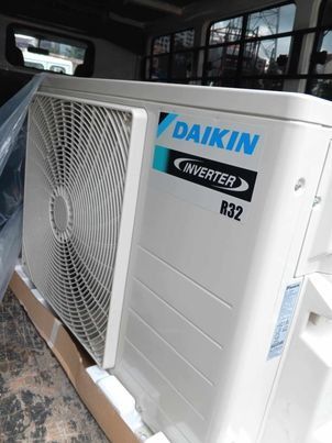 DAIKIN SPLIT TYPE INVERTER, Commercial & Industrial, Construction Tools ...