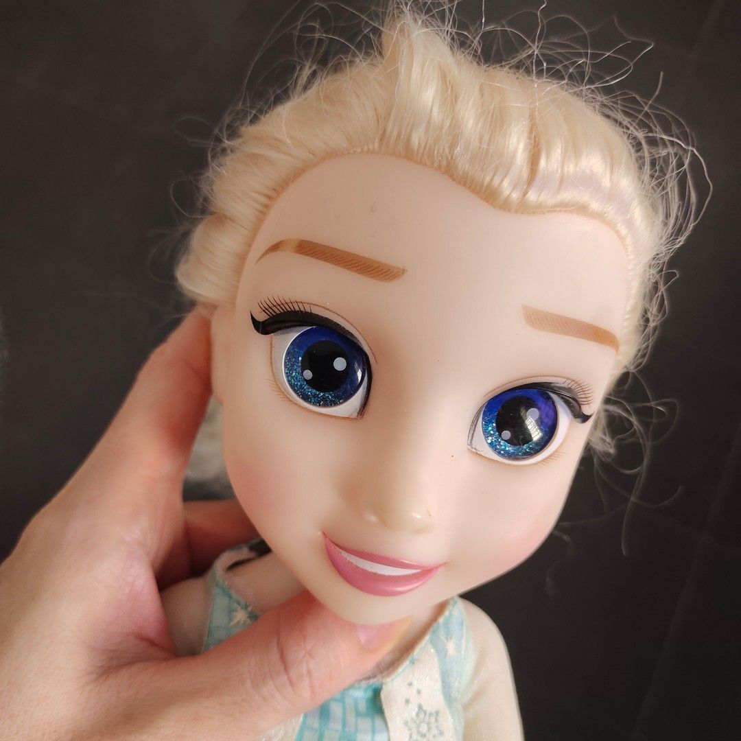 Elsa singing doll original no box, Hobbies & Toys, Toys & Games on ...