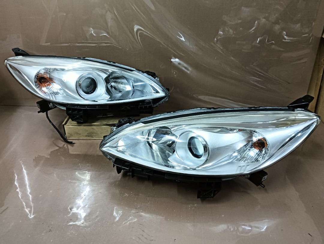 JDM Mazda5 Premacy Mazda 5 10-15 Front Head Lights Lamps XENON HID 1 ...