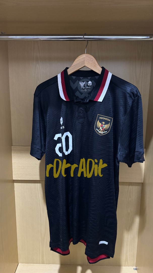 Jersey Timnas Indonesia Third Player Issue 2022, Fesyen Pria, Pakaian ...