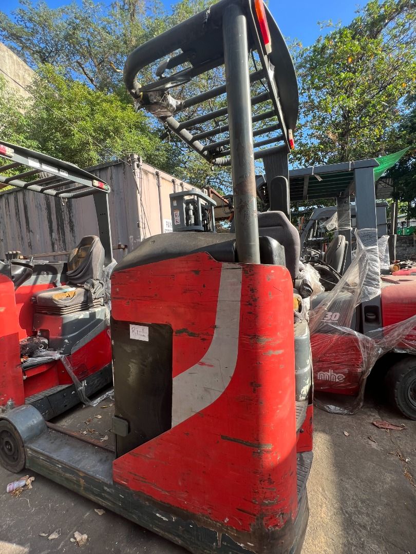 MHE Reach Truck - 2Tons Capacity_NJ01 R00809, Commercial & Industrial ...