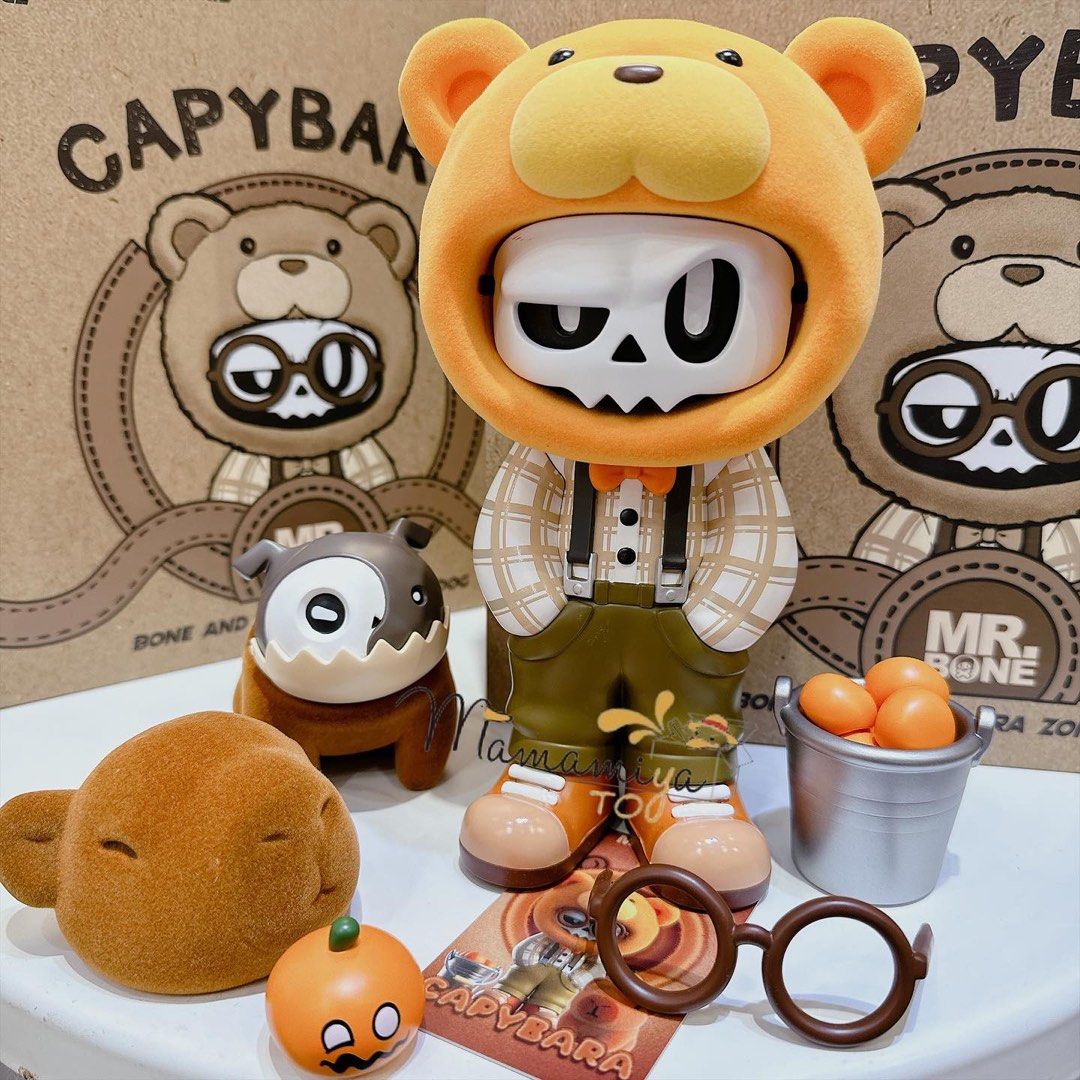 Mr.Bone Capybara and Zombie dog 200% 限量版, 興趣及遊戲, 玩具 & 遊戲類 - Carousell