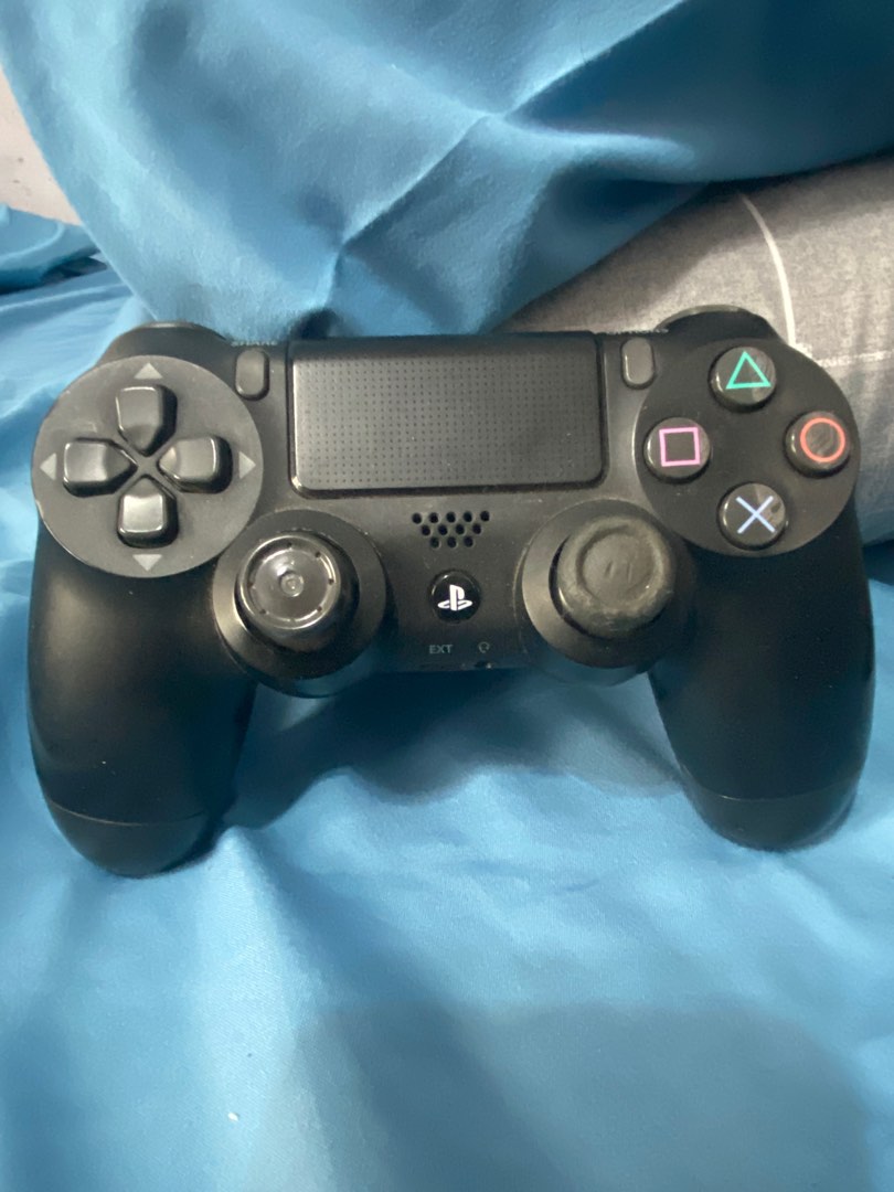 Ps4 controller ORIGINAL, Video Gaming, Gaming Accessories, Controllers on Carousell