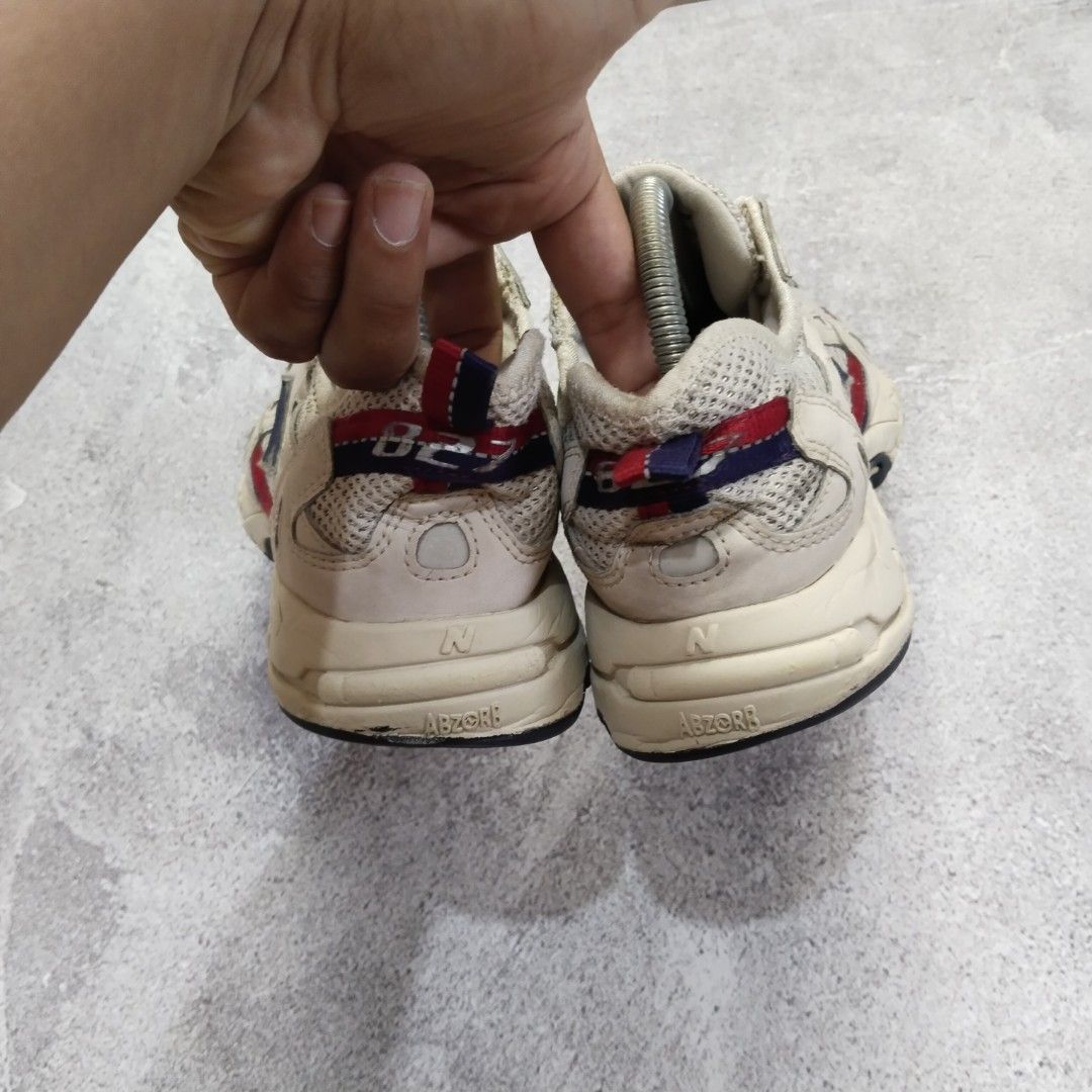 Sepatu New Balance 827 second original, Fesyen Pria, Sepatu , Sneakers ...