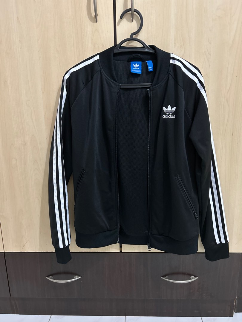 Traktop Adidas, Women's Fashion, Activewear on Carousell