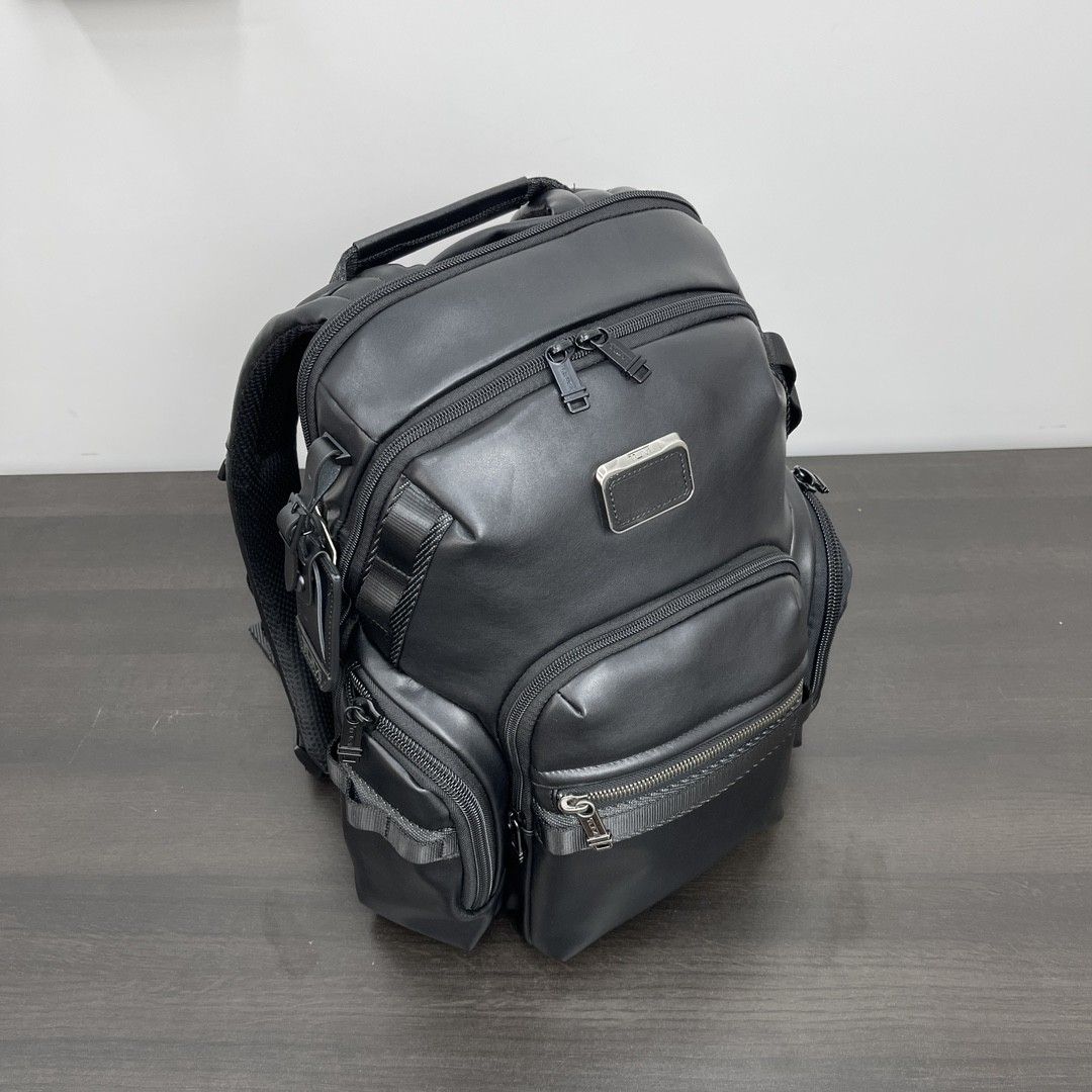 TUMI NAVIGATION L, Men's Fashion, Bags, Backpacks on Carousell
