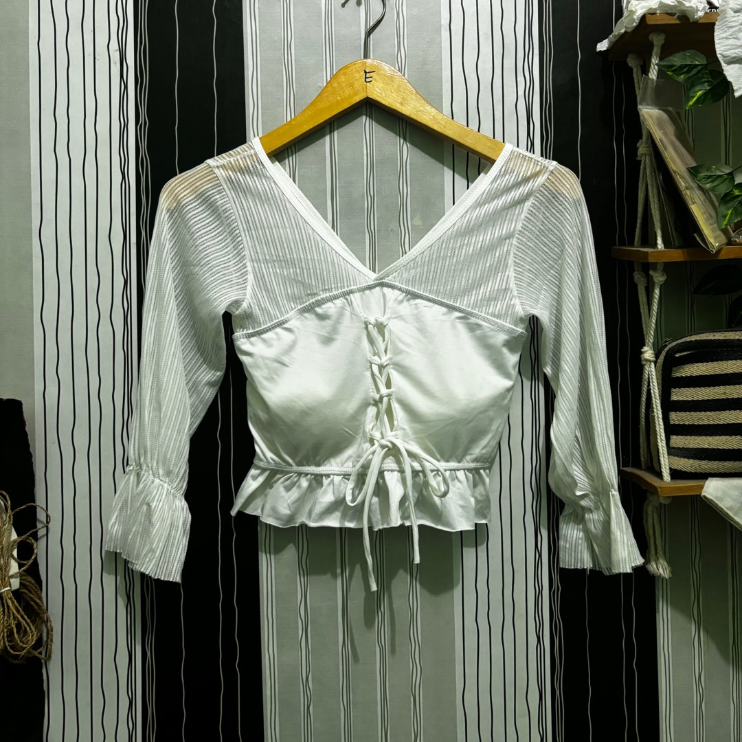 White sheer crop top include cup bra crop tali serut pita coquette ...