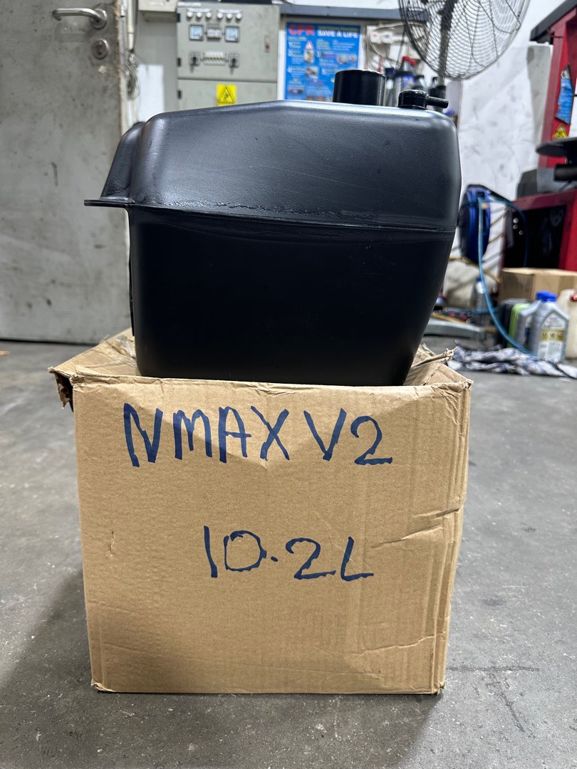 YAMAHA NMAX V2 FUEL TANK UP-SIZE, Motorcycles, Motorcycle Accessories ...