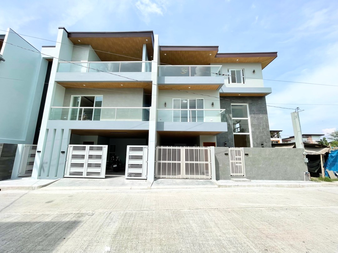 Brand new corner House for sale w/Solar & pool in Greenwoods executive ...