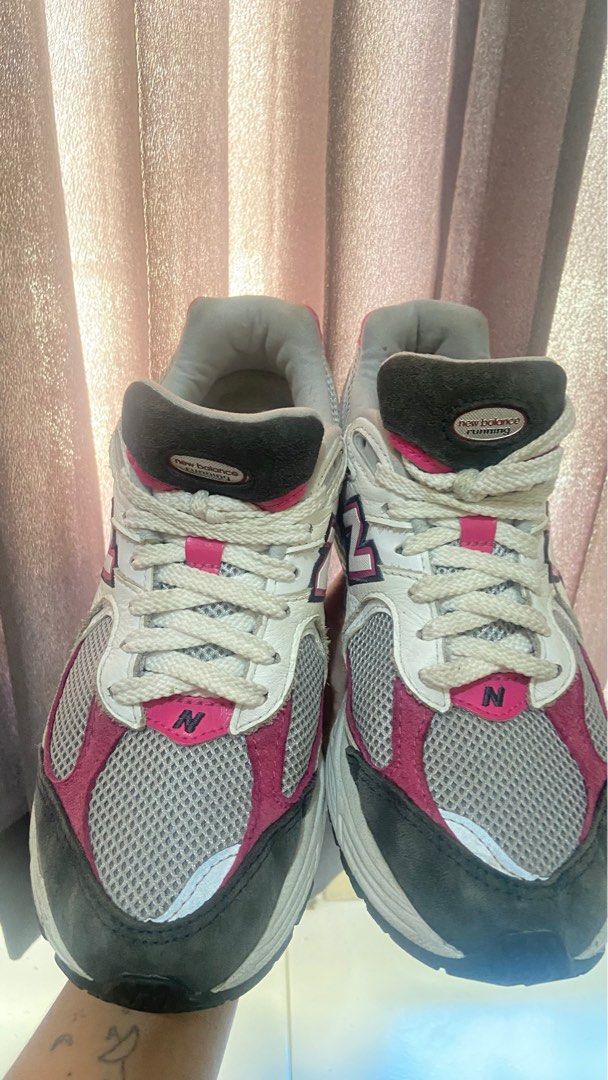 Atmos x new balance 2002R 'RF white pink' (original), Fesyen Wanita ...