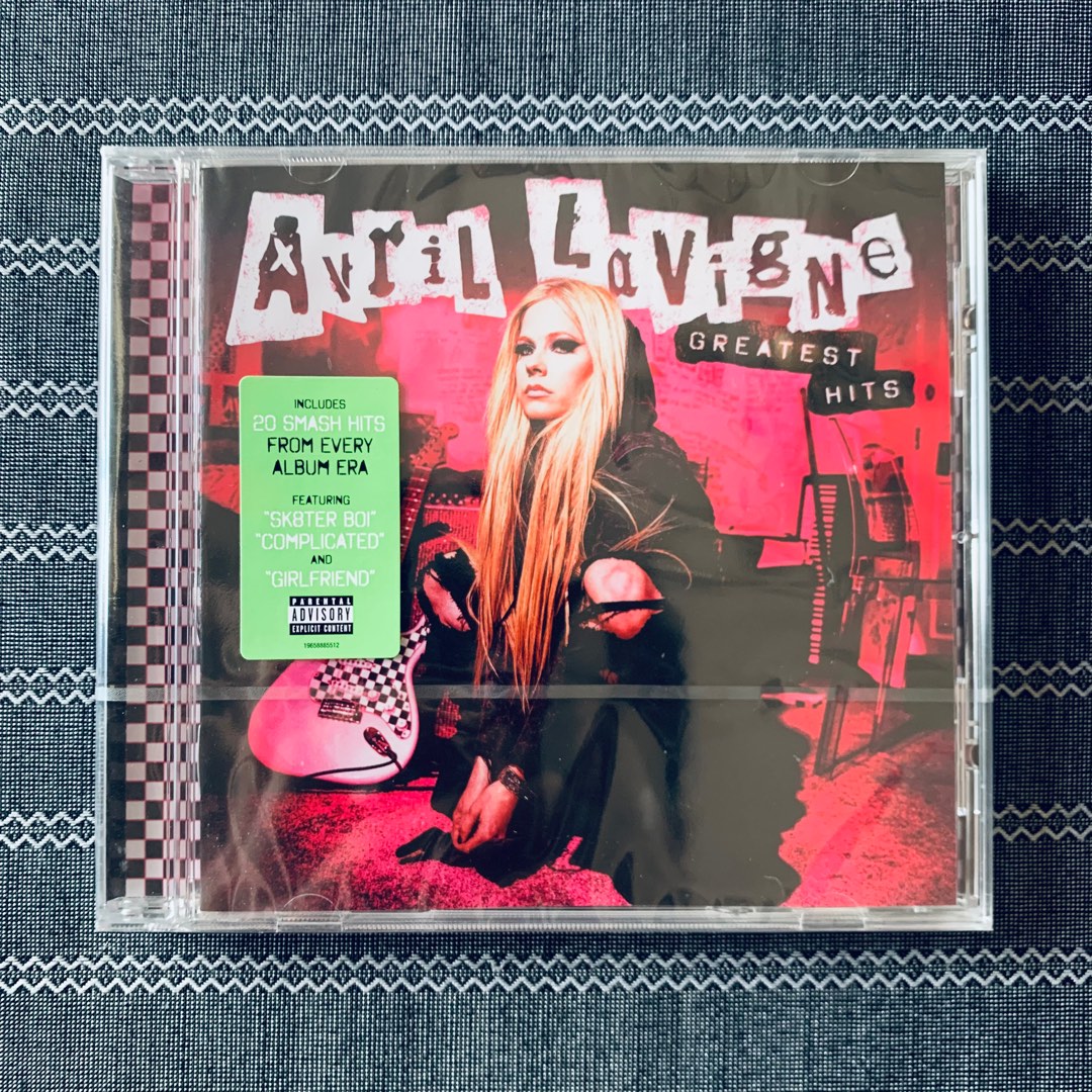 Avril Lavigne - Greatest Hits [Imported Edition] CD, Hobbies & Toys ...