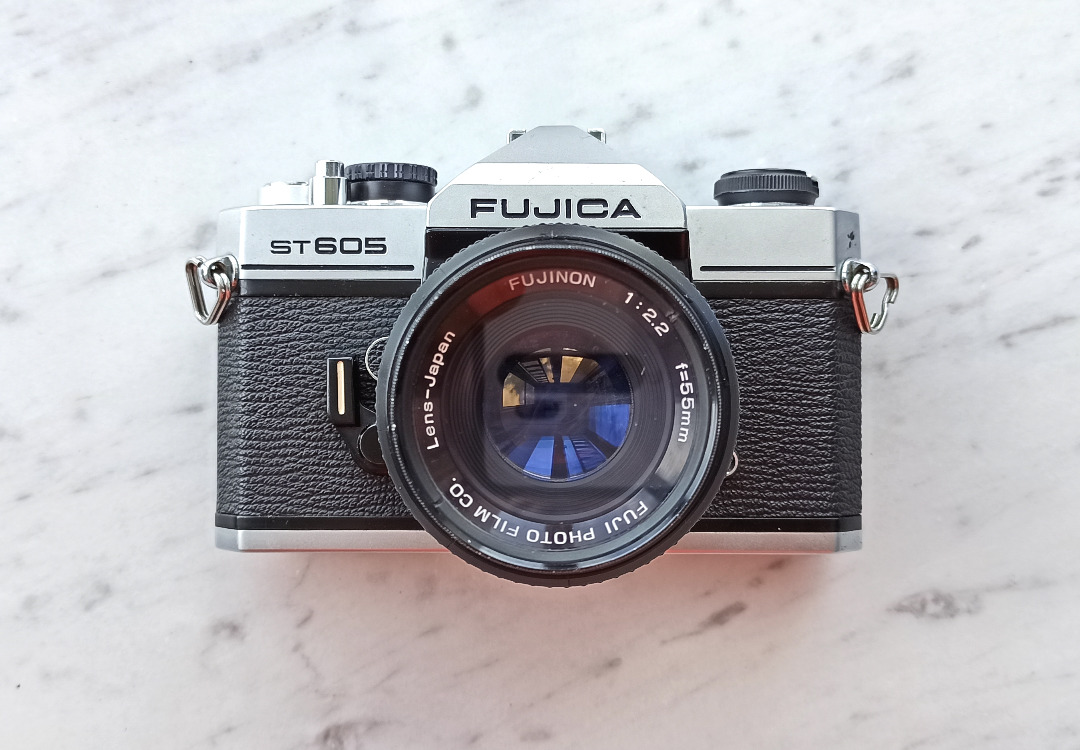 Fujifilm Fujica ST605 + fujion 55mm f2.2 原廠標準鏡 中階 機械快門 菲林相機 單反 (1976-79 ...
