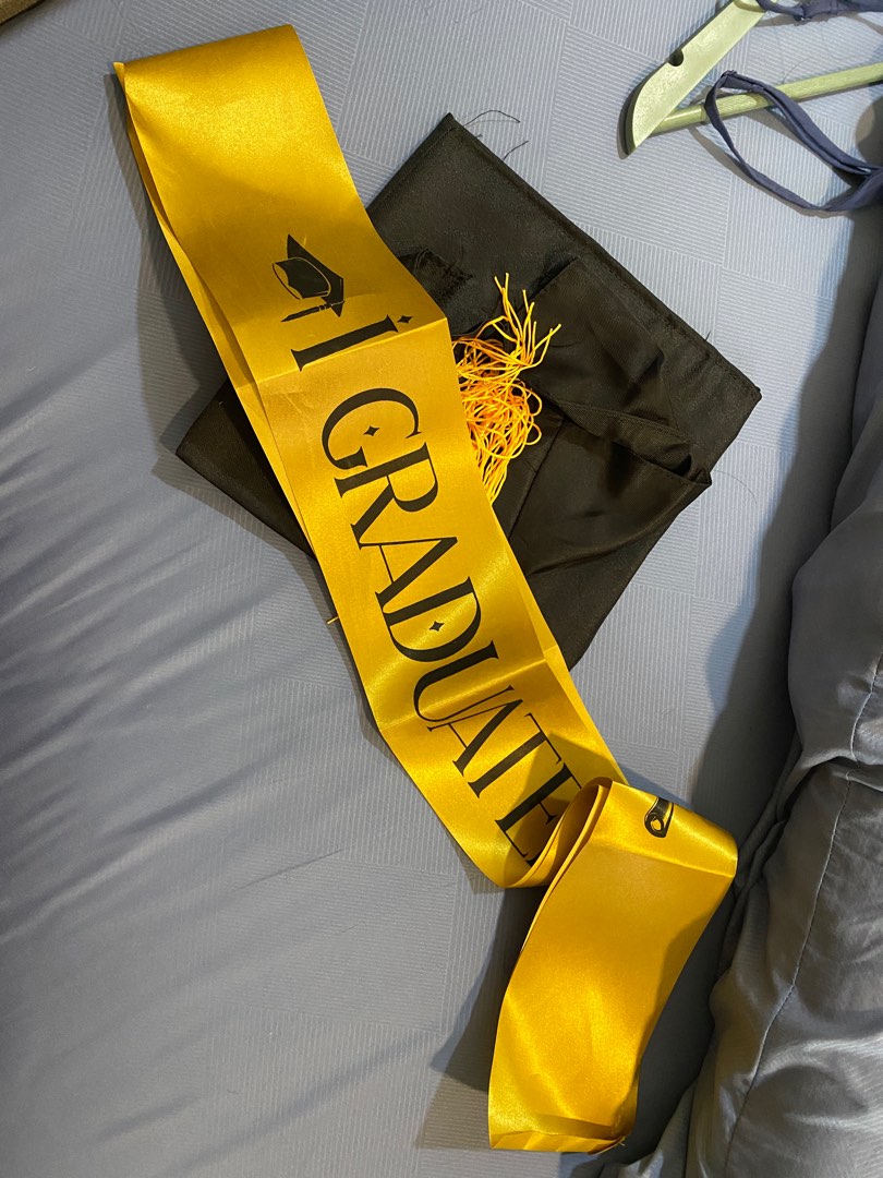 Graduation hat, Women's Fashion, Watches & Accessories, Belts on Carousell