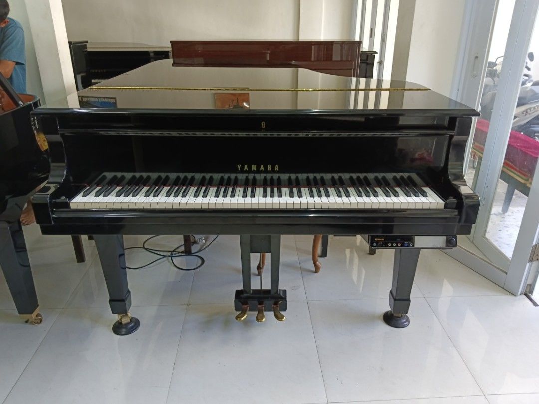 Grand Piano Yamaha C5 Disclavier Jepang, Musik & Media, Aksesoris di Carousell