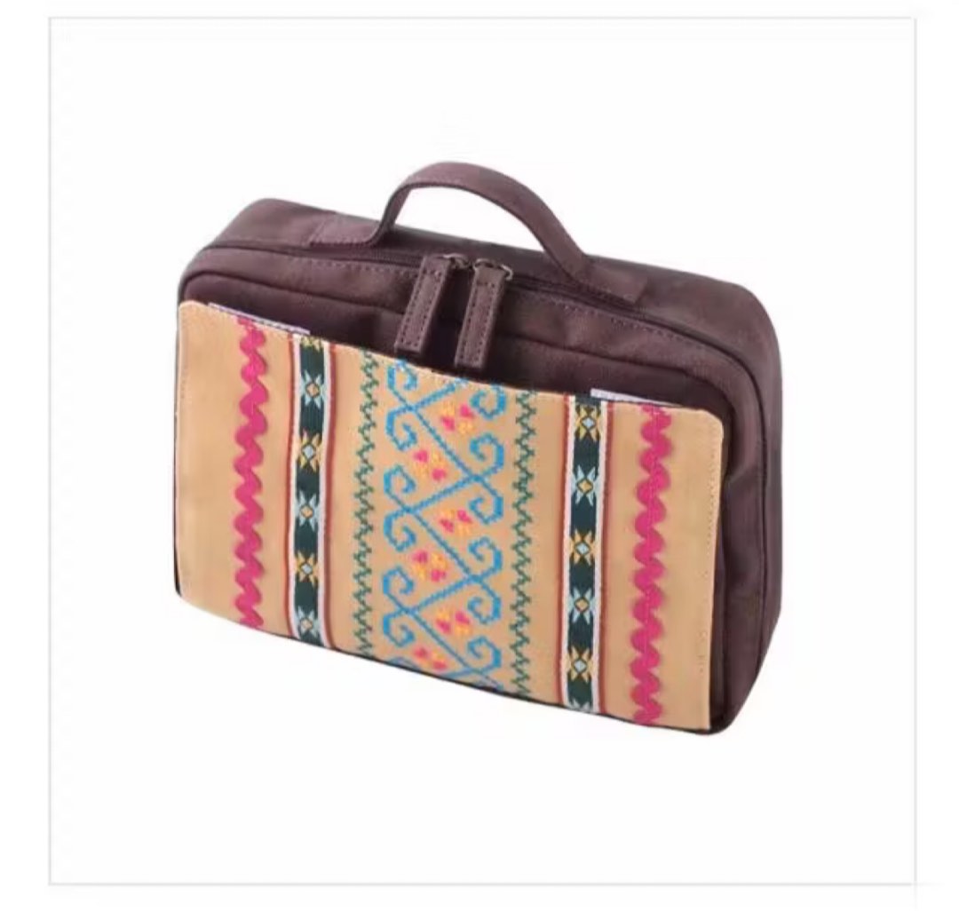 全新-hoppetta 系列 BOBO 幾何圖騰衣物收納袋 棕色 尿布外出袋, 嬰兒及兒童, 外出用品, 尿布袋在旋轉拍賣