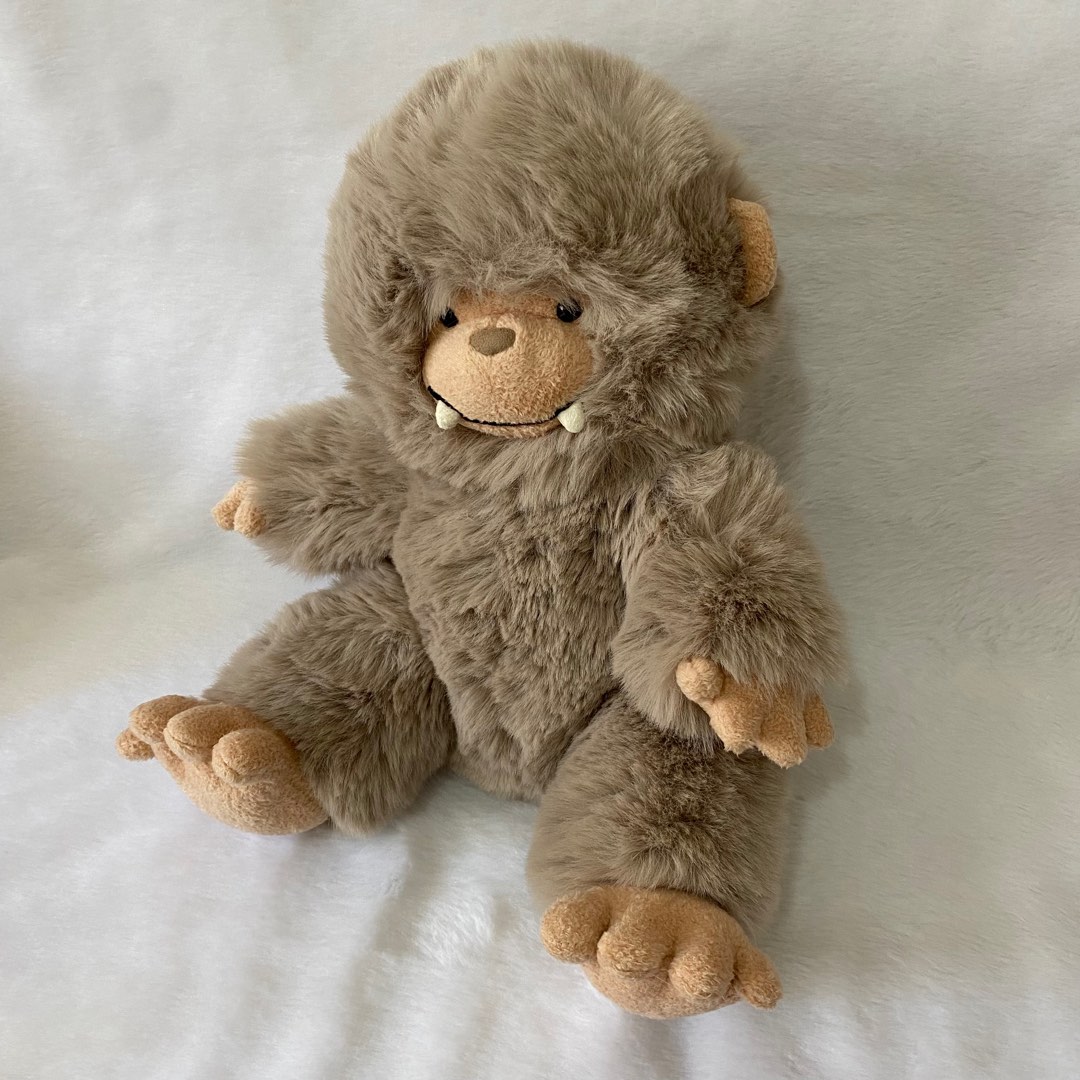 [現貨] JELLYCAT Bo Bigfoot 阿寶 大腳怪, 興趣及遊戲, 玩具 & 遊戲類 - Carousell