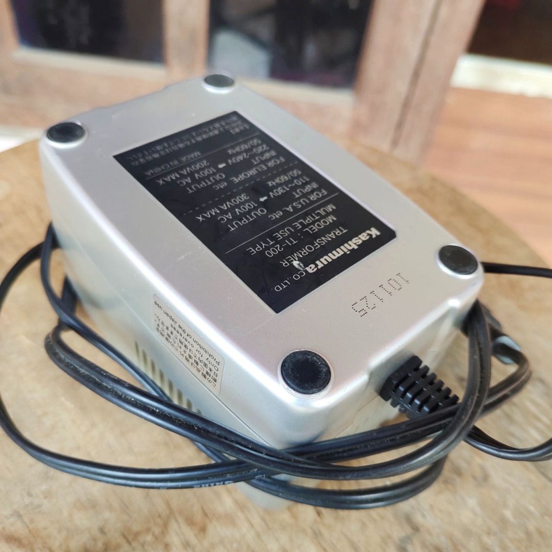 Kashimura TI-200 Step down Universal Transformer 120V to100V Max 300w/ 230V to100V Max 200w ...