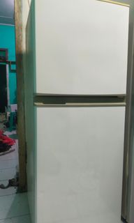 Kulkas 1 Pintu Sharp, Kitchen & Appliances di Carousell