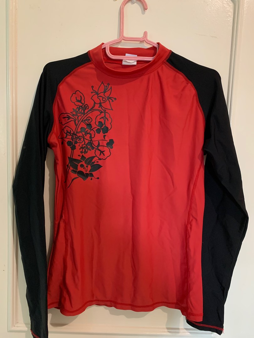 Rash guard top, Women's Fashion, Swimwear, Rash guard on Carousell