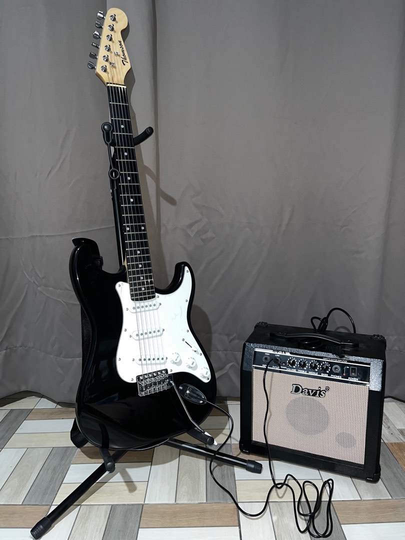 Thomson Stratocaster ST-1 with Davis GT-15 Amplifier, Hobbies & Toys ...