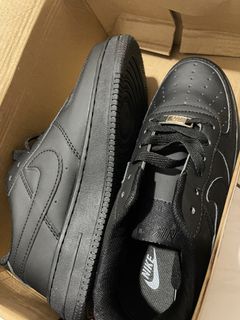 Adidas All Black Preloved, Men's Fashion, Footwear, Sneakers on Carousell