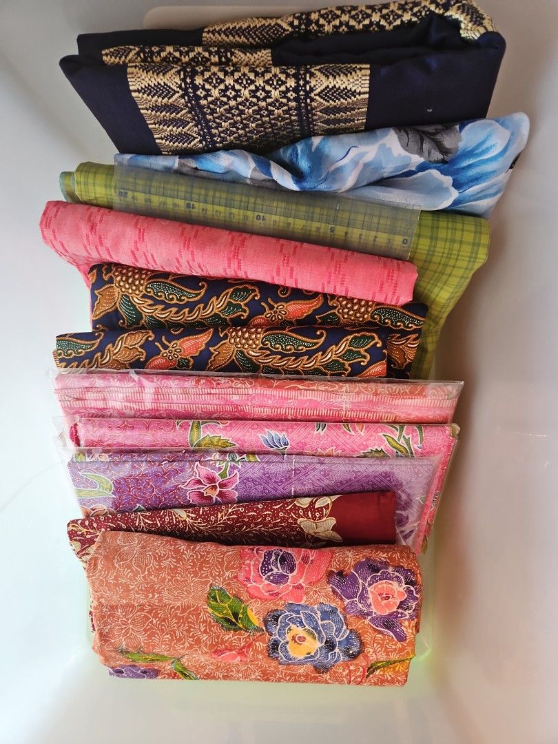 ASSORTMENT OF BATOK CLOTHS, Hobbies & Toys, Stationery & Craft, Craft ...
