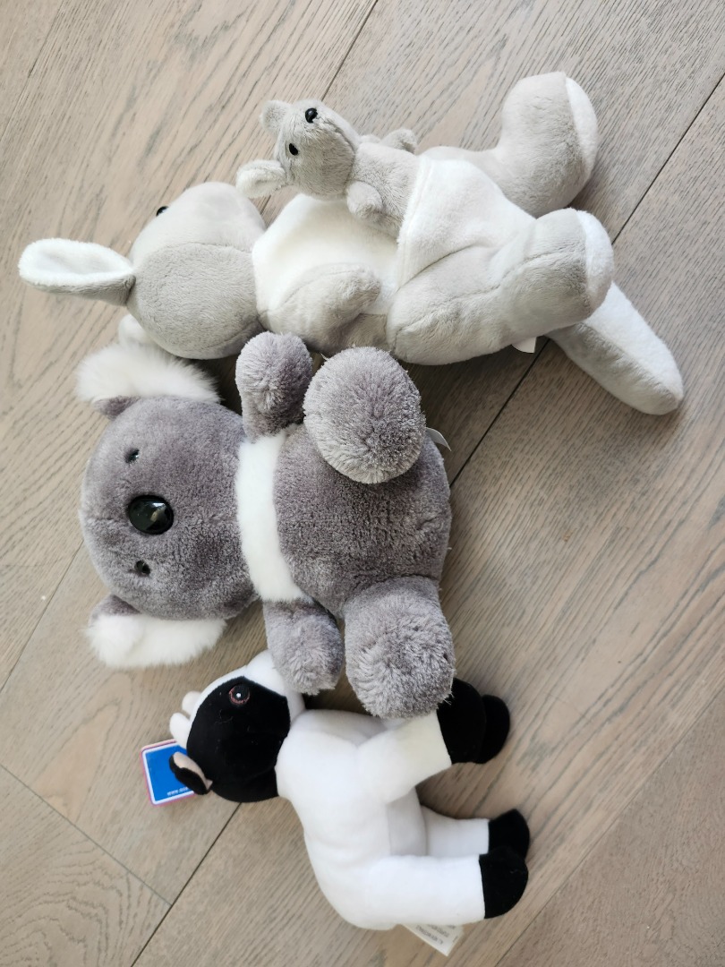 Australian plushies kangaroo, goat and koala, 興趣及遊戲, 玩具 & 遊戲類 - Carousell