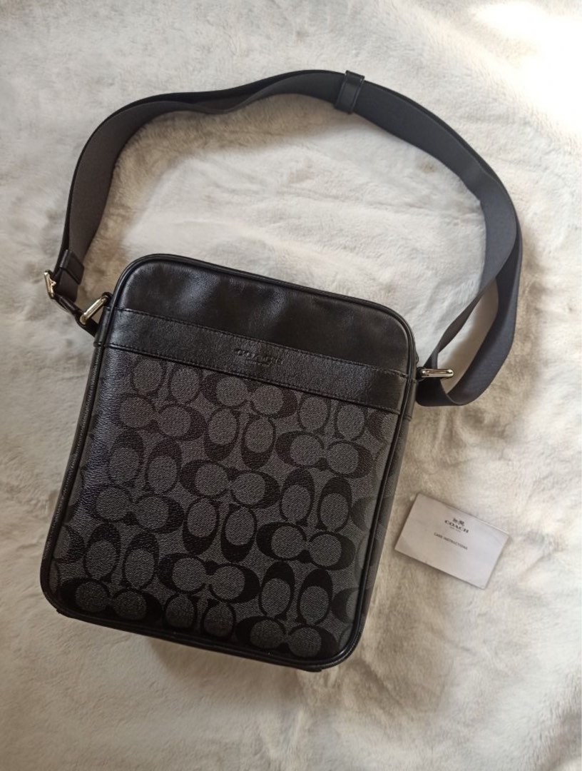 Authentic Coach Messenger Bag, Men's Fashion, Bags, Sling Bags on Carousell