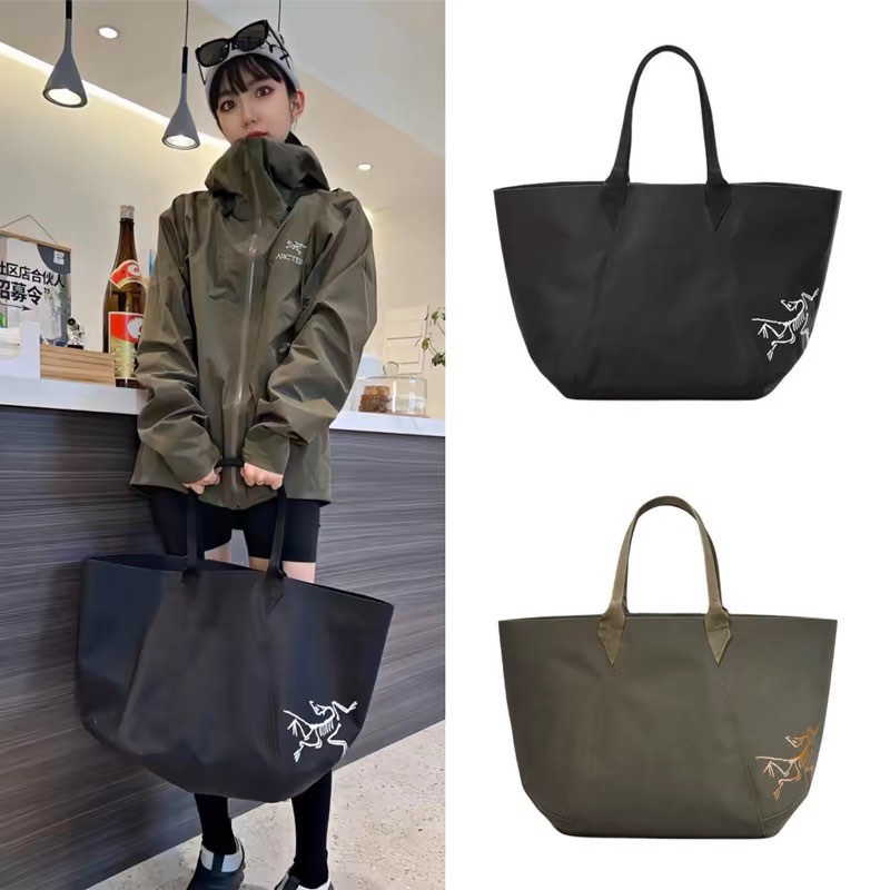 日本 Arc'teryx 不死鳥 黑軍綠色防潑水尼龍布 CARRIER 45L GEAR TOTE 可摺疊 側咩袋, 名牌, 手袋及銀包 ...