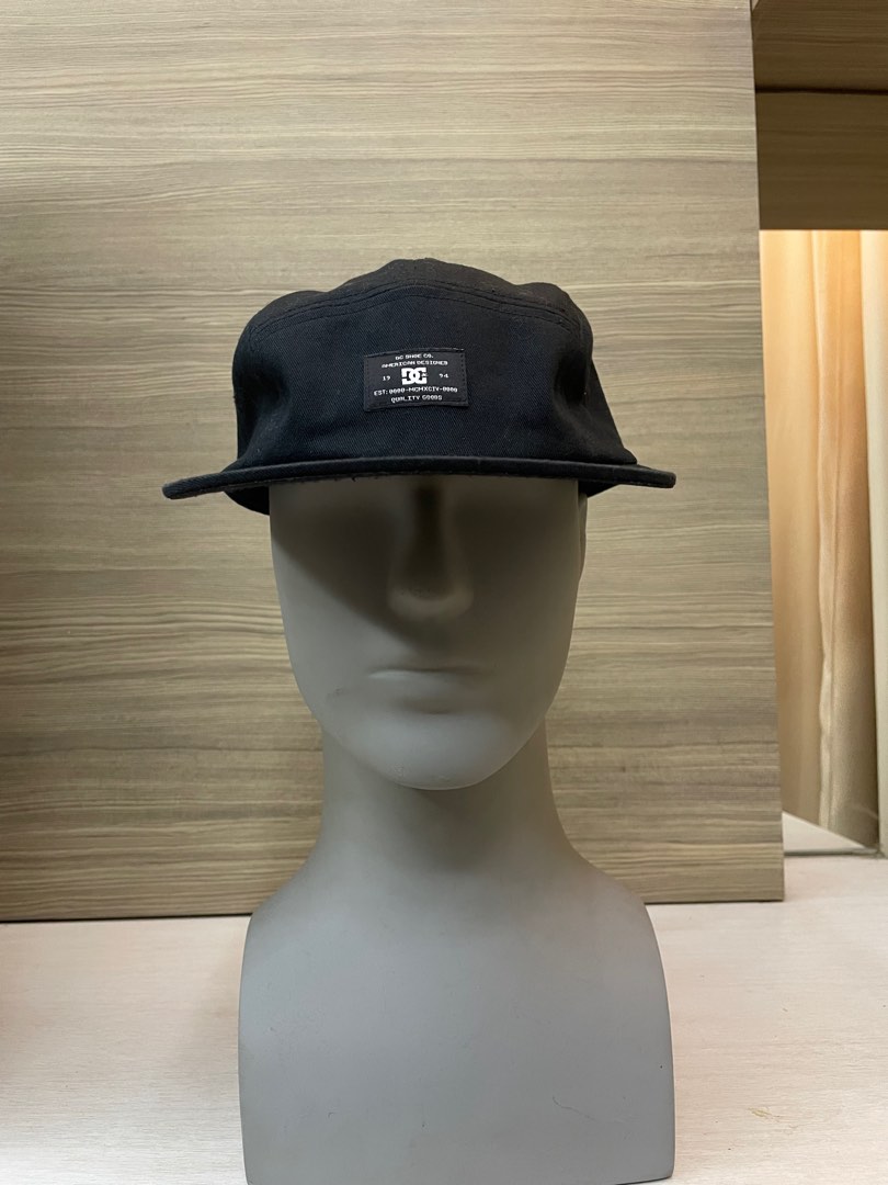 DC Snapback, Men's Fashion, Watches & Accessories, Cap & Hats on Carousell
